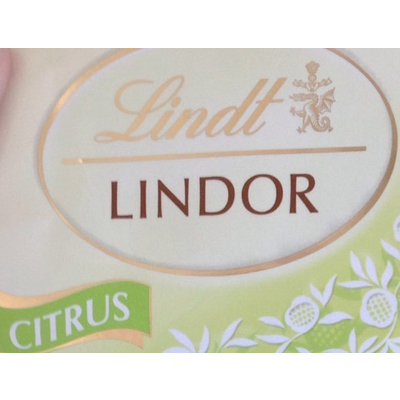 Carbs in Lindt Lindor Citrus White Chocolate Truffles | Carb Manager